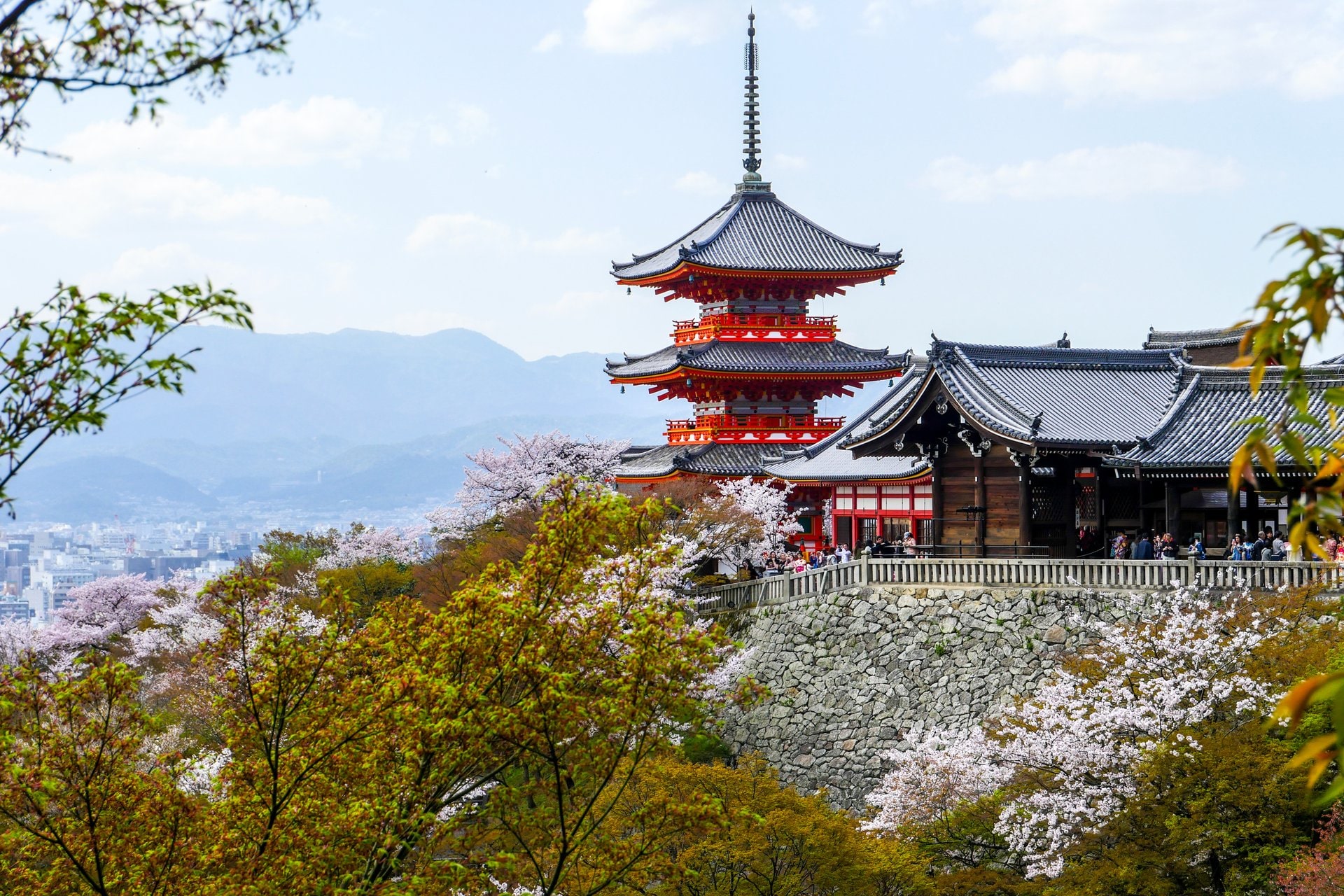 11 Famous Temples to Visit in Japan | Celebrity Cruises