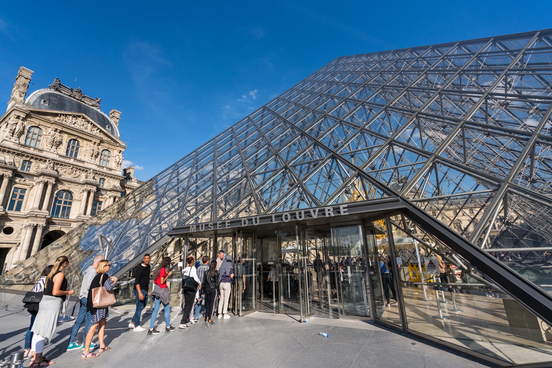 One Day in Paris: The Ultimate Itinerary | Celebrity Cruises