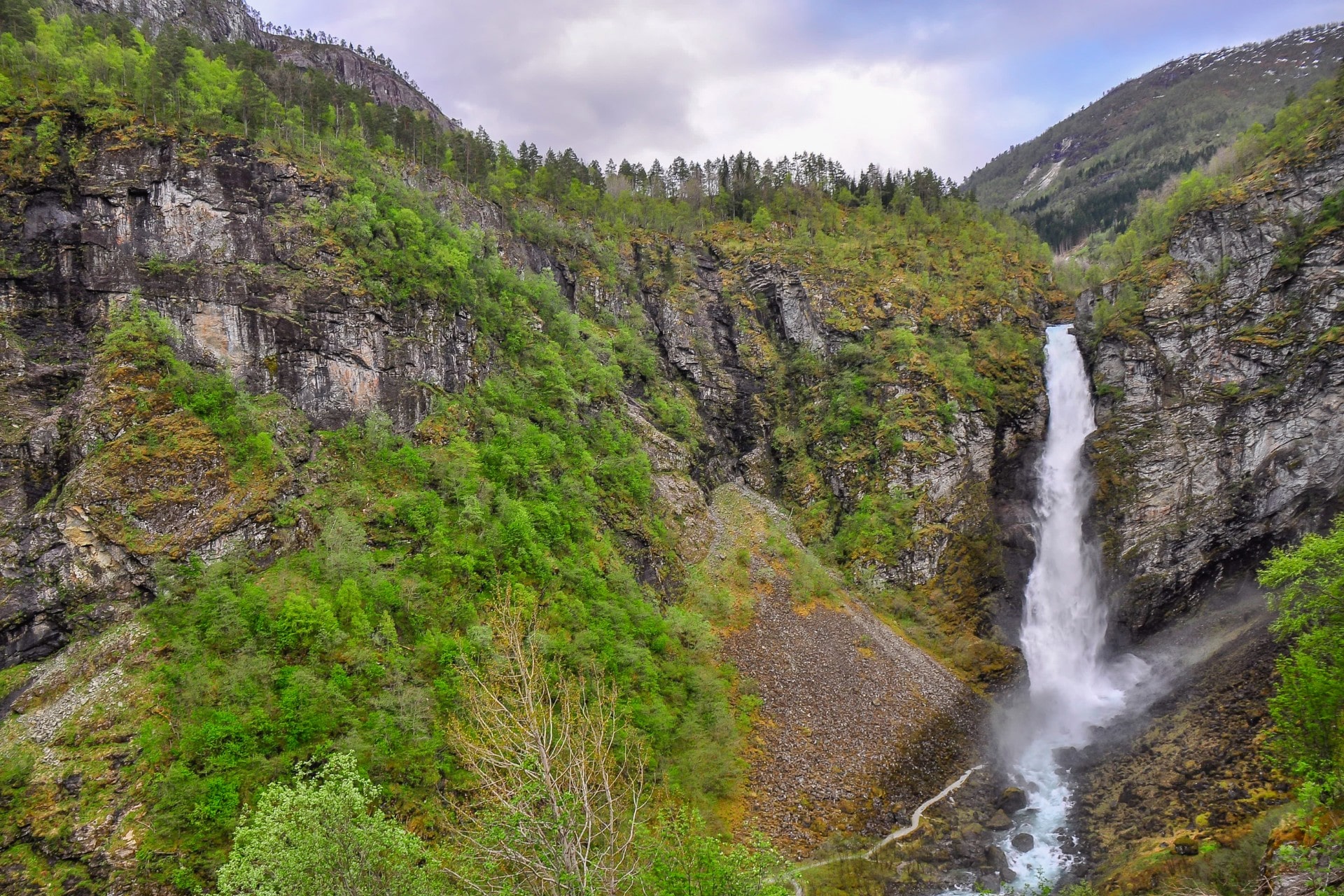 16 Gorgeous Waterfalls to See in Norway | Celebrity Cruises