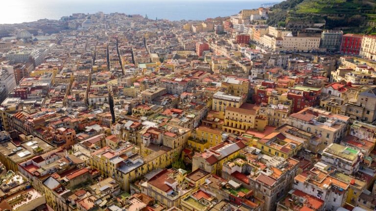 Insider’s Guide to Naples’ Spanish Quarter (Quartieri Spagnoli ...