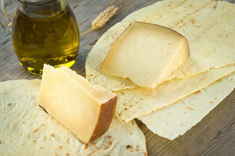 The Ultimate Sardinian Food Guide | Celebrity Cruises