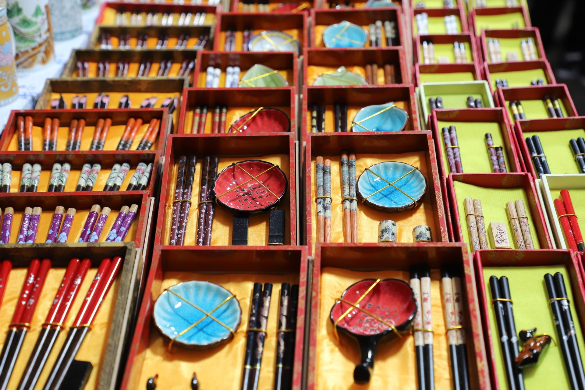 12 Best Souvenirs to Buy in Hong Kong | Celebrity Cruises