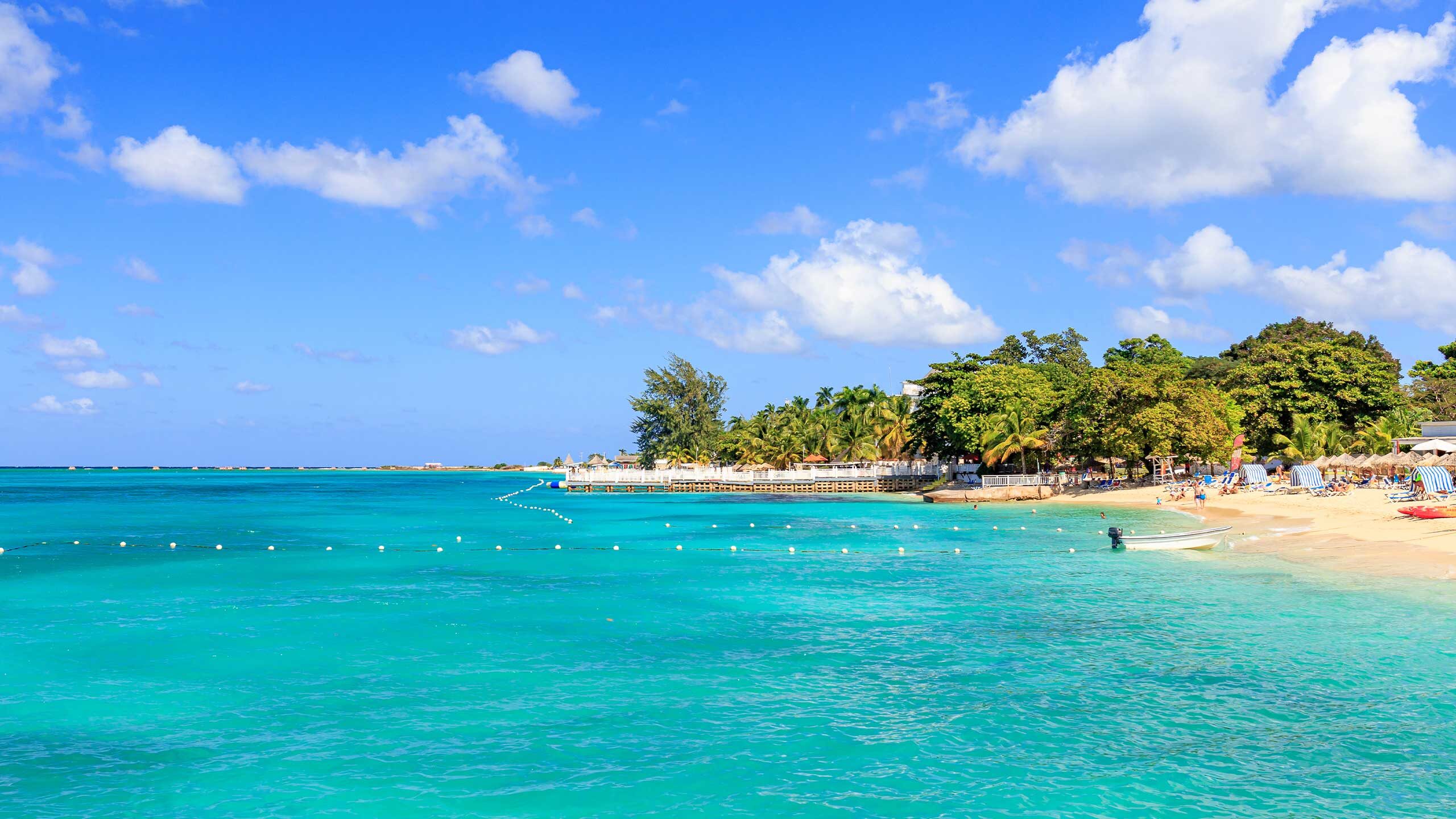 Best Cruises to Jamaica & The Bahamas | Celebrity Cruises Mexico